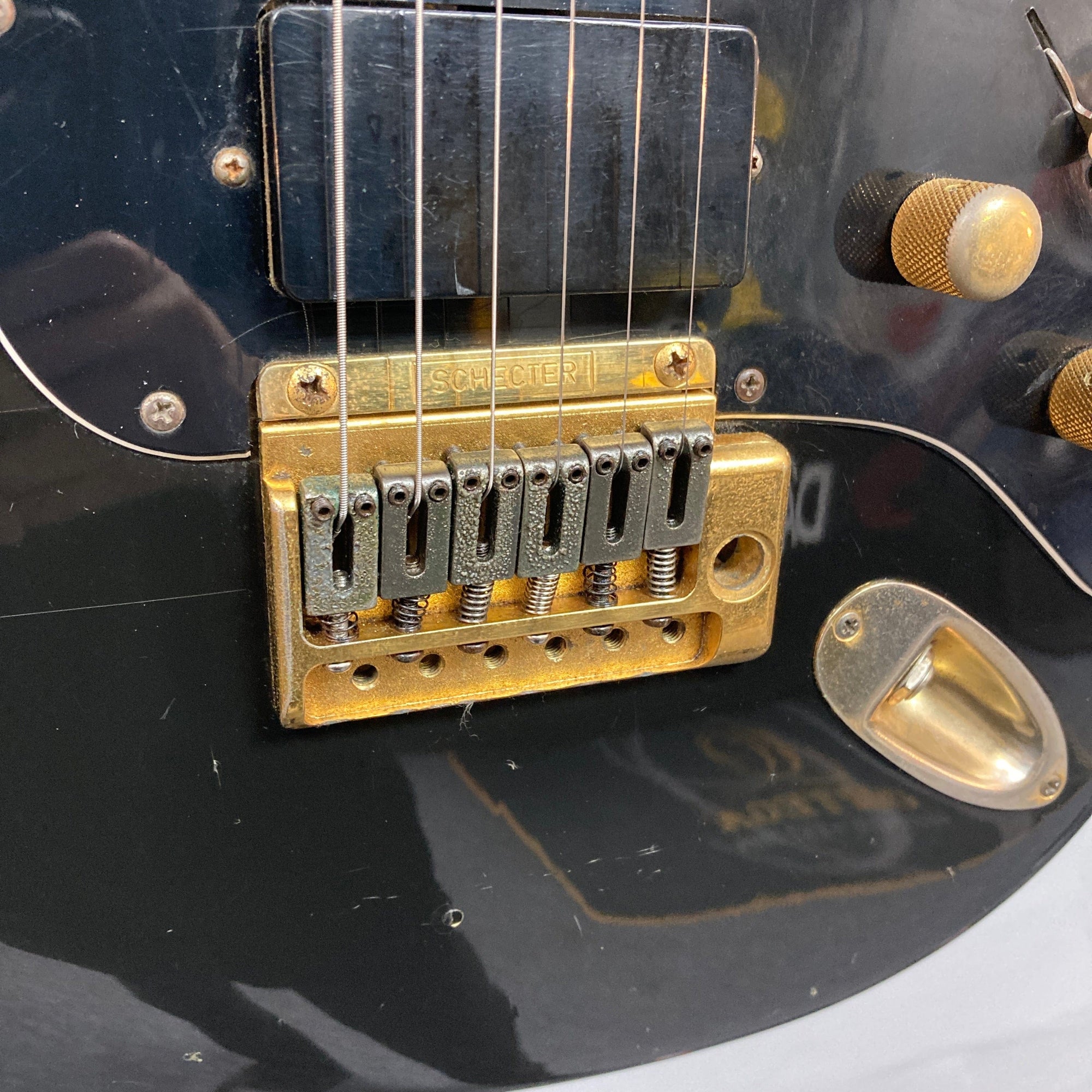 Schecter USA Super Strat 1983-1987 Black Gold - Guitars on Main